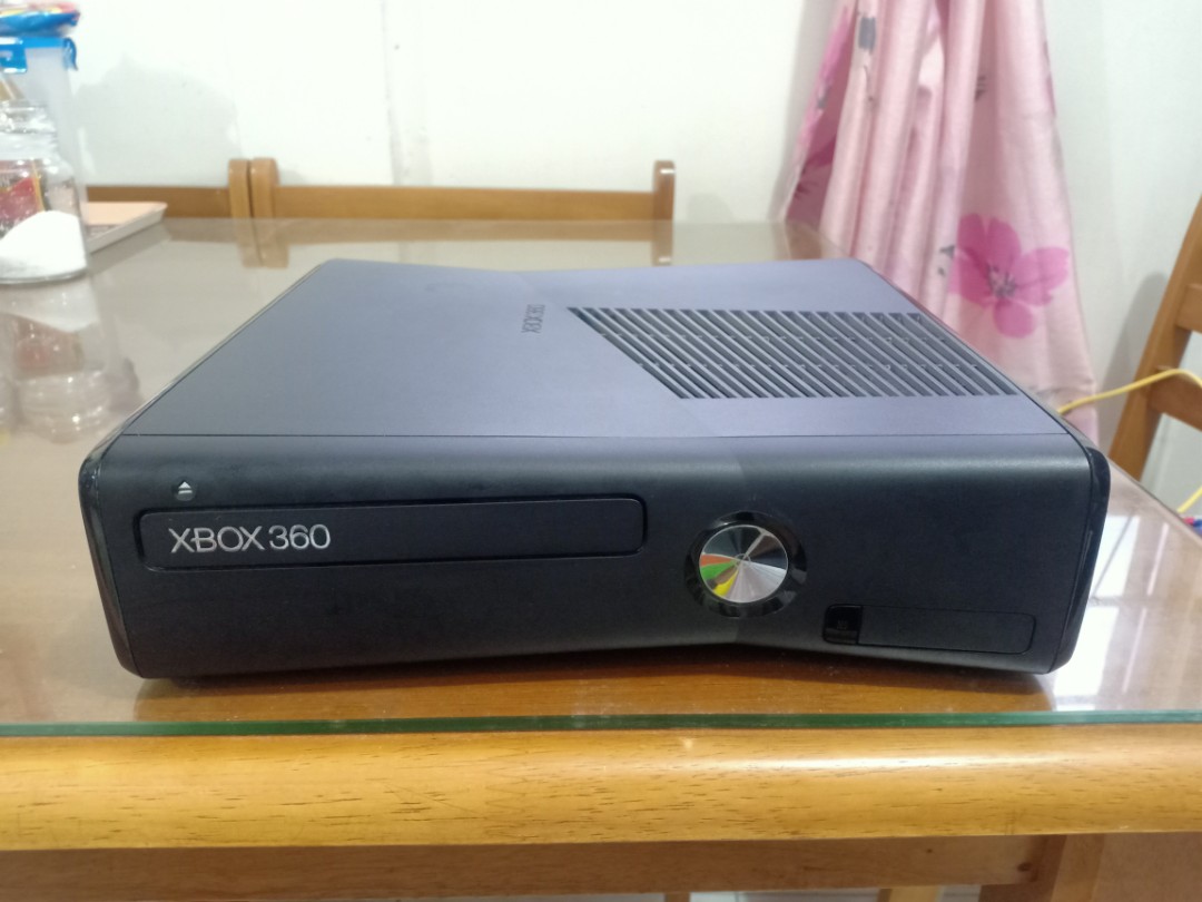 Xbox 360 slim model, Video Gaming, Video Game Consoles, Xbox on Carousell