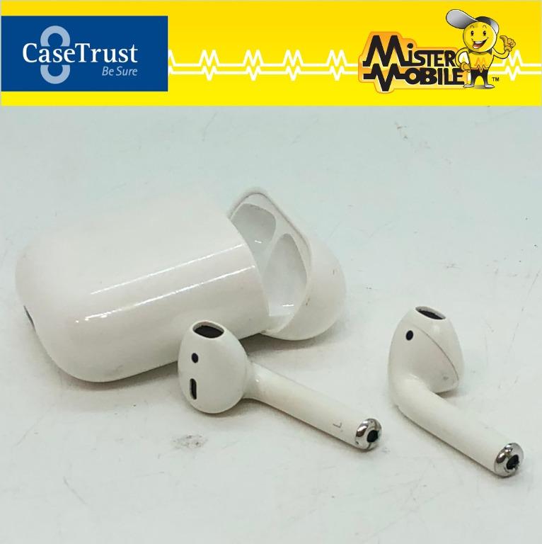Apple AirPods Air pods 1st Gen Charging Case Used, Audio, Portable ...