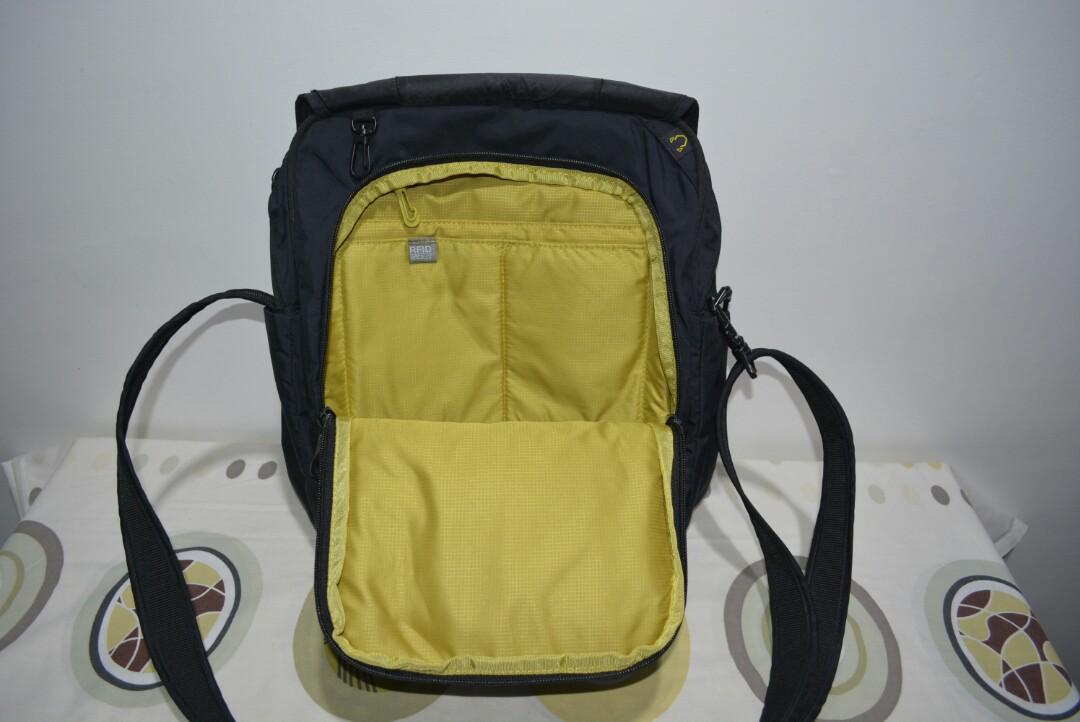 PacSafe RFID MetroSafe 300 GII, Men's Fashion, Bags, Backpacks on Carousell