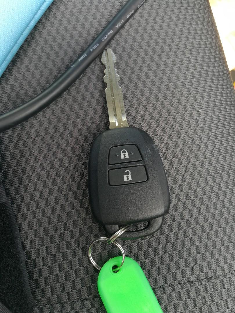 Toyota Hiace euro 5 remote key, Mobile Phones & Gadgets, Mobile ...