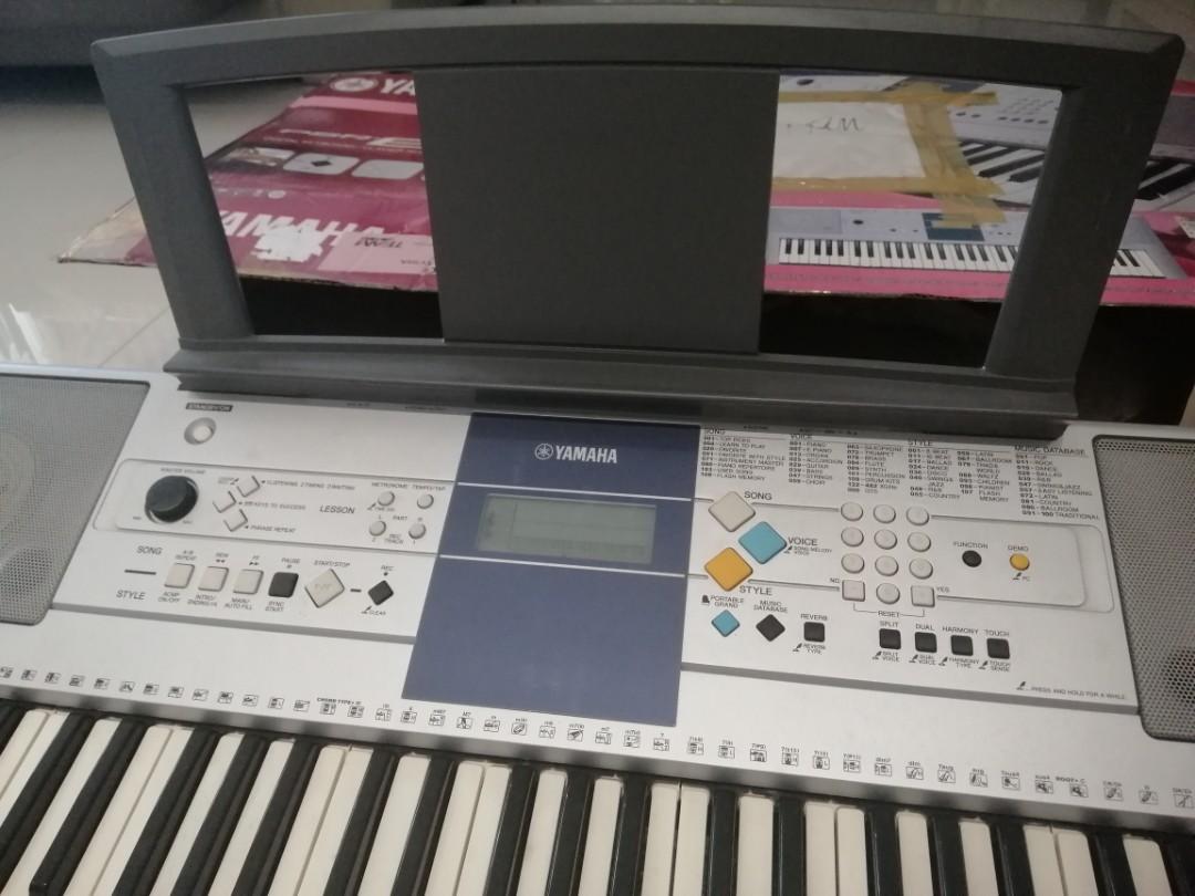 Yamaha PSR-E323 61-key Touch Sensitive Portable Keyboard (Adapter included!), Music & Media ...