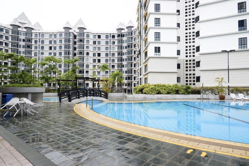 Master Room At Chiltern Park condo Lorong Chuan and Serangoon MRT ...