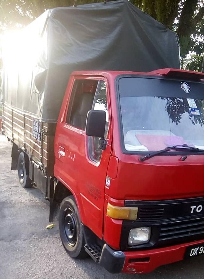 Toyota DYNA hi-ace, Cars, Cars for Sale on Carousell