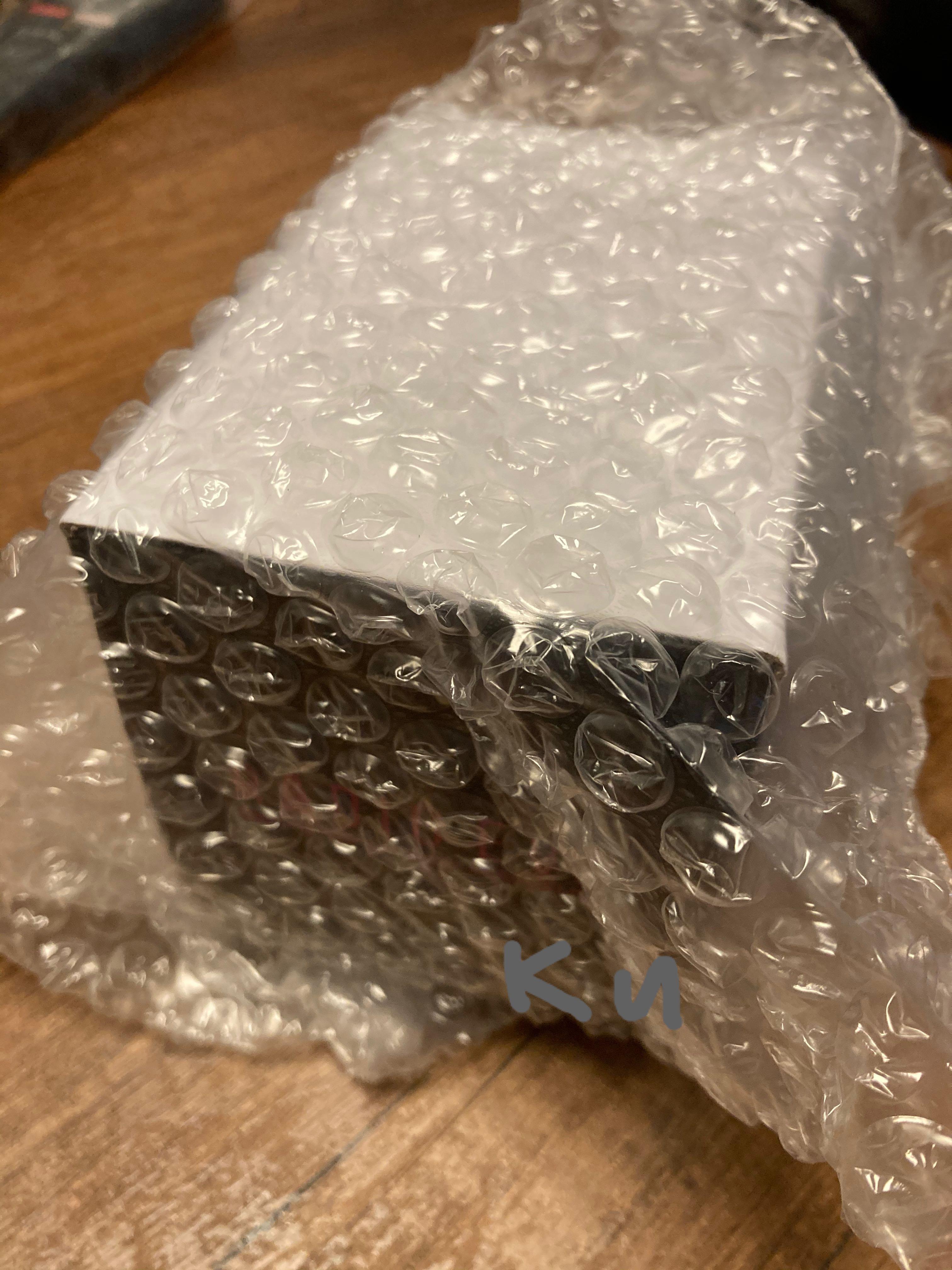 日版 EVA G-shock DW-6900 feat.RADIO EVA, 名牌, 手錶 - Carousell