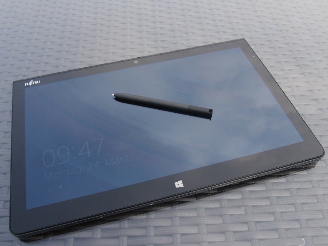 日本製造Fujitsu ARROWS Tab Q704/PV (i5 4代,4gb,128ssd), 電腦＆科技, 手提電腦 - Carousell