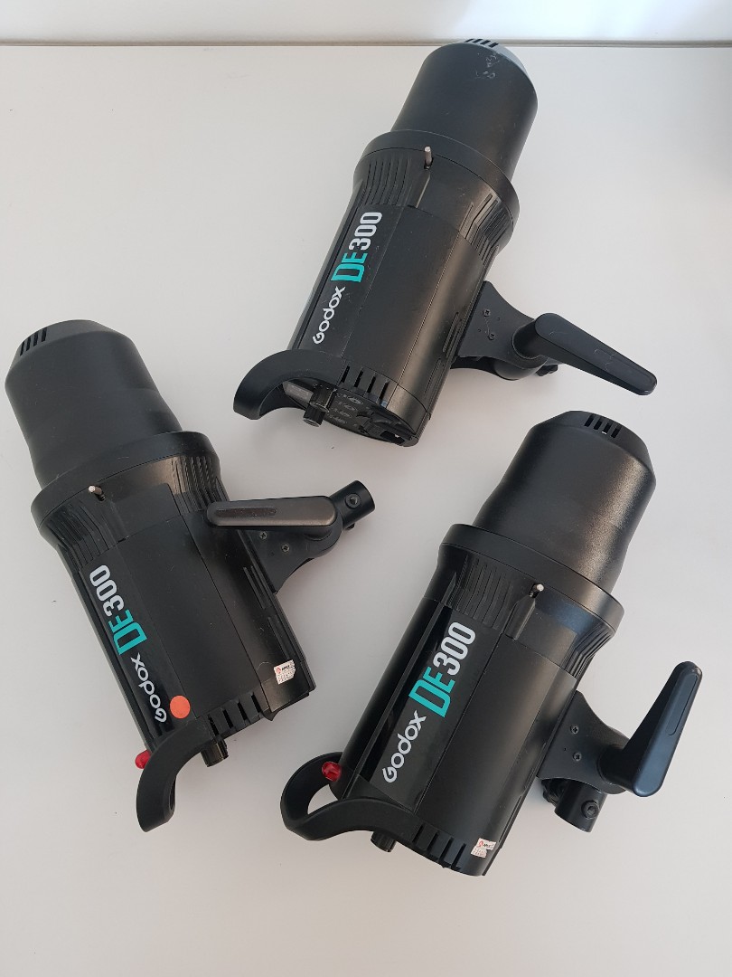 Godox DE300 Studio Lights - Strobe Lights, Flash Photography ...