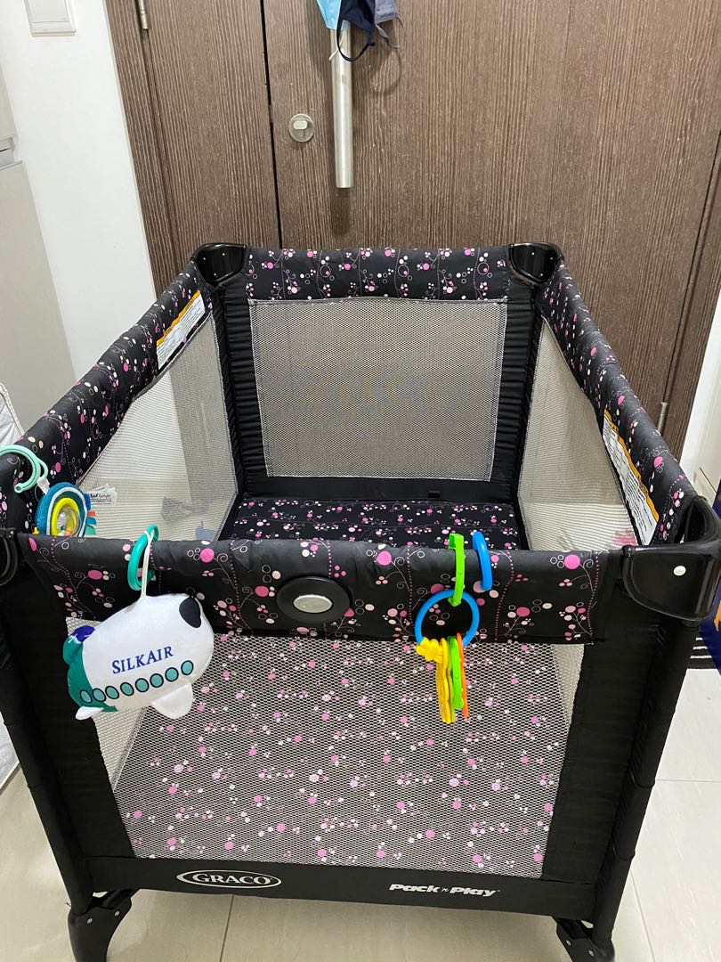 Graco play pen, Babies & Kids, Infant Playtime on Carousell