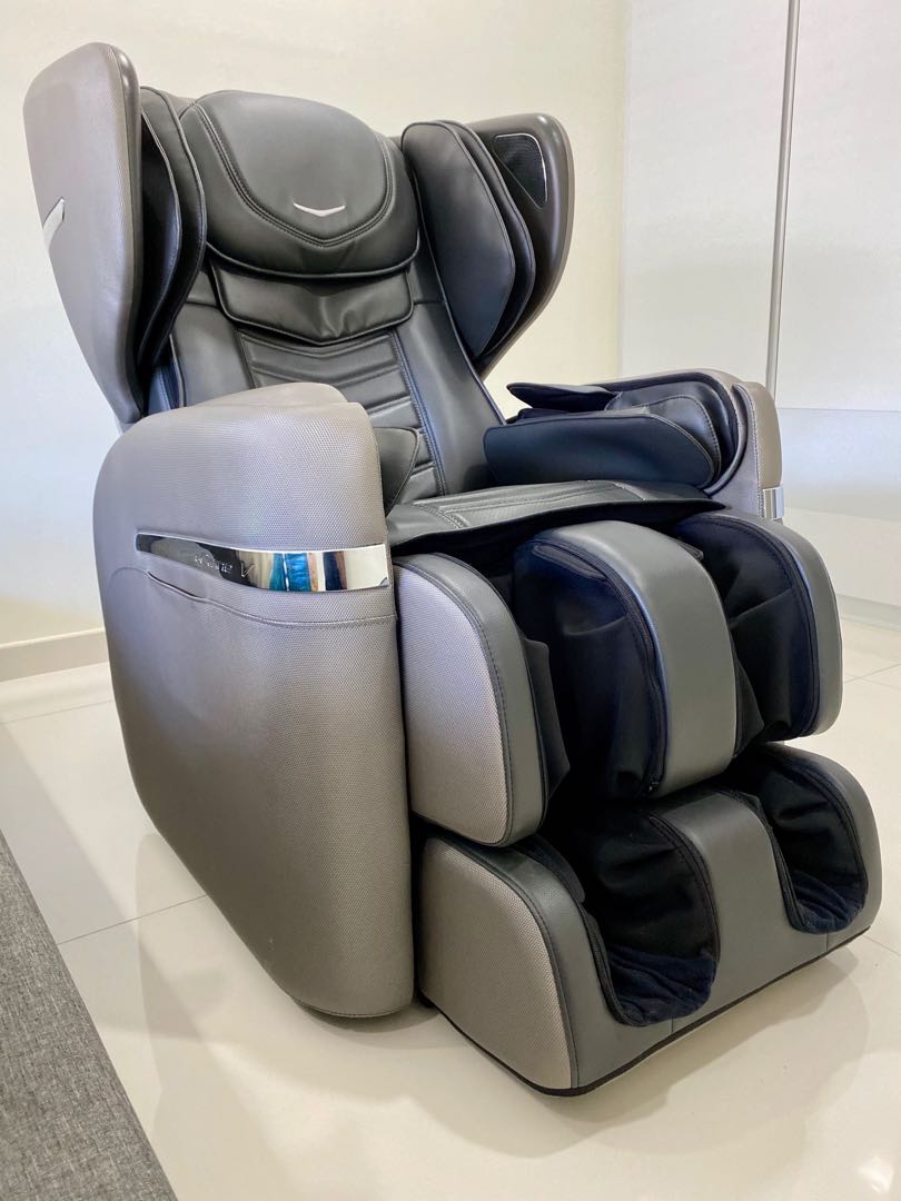 Osim uDivine V massage chair, Health & Nutrition, Massage Devices on ...