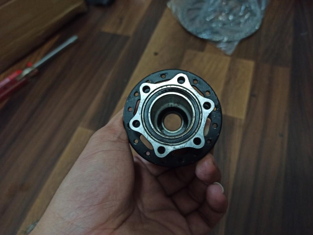 Cannondale lefty hub. 32 holes, Sports Equipment, Bicycles & Parts ...