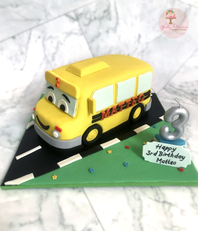 Customised 3D Yellow bus Cake, Food & Drinks, Homemade Bakes on Carousell