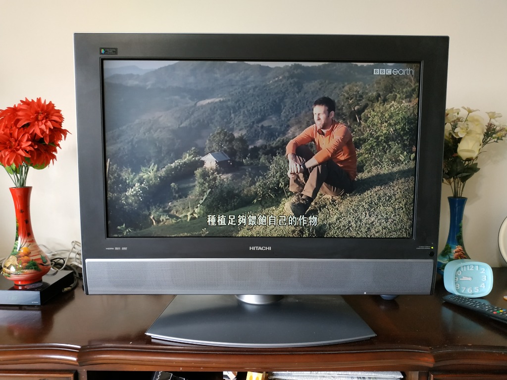 Hitachi 32 inch LED tv, TV & Home Appliances, TV & Entertainment, TV on ...