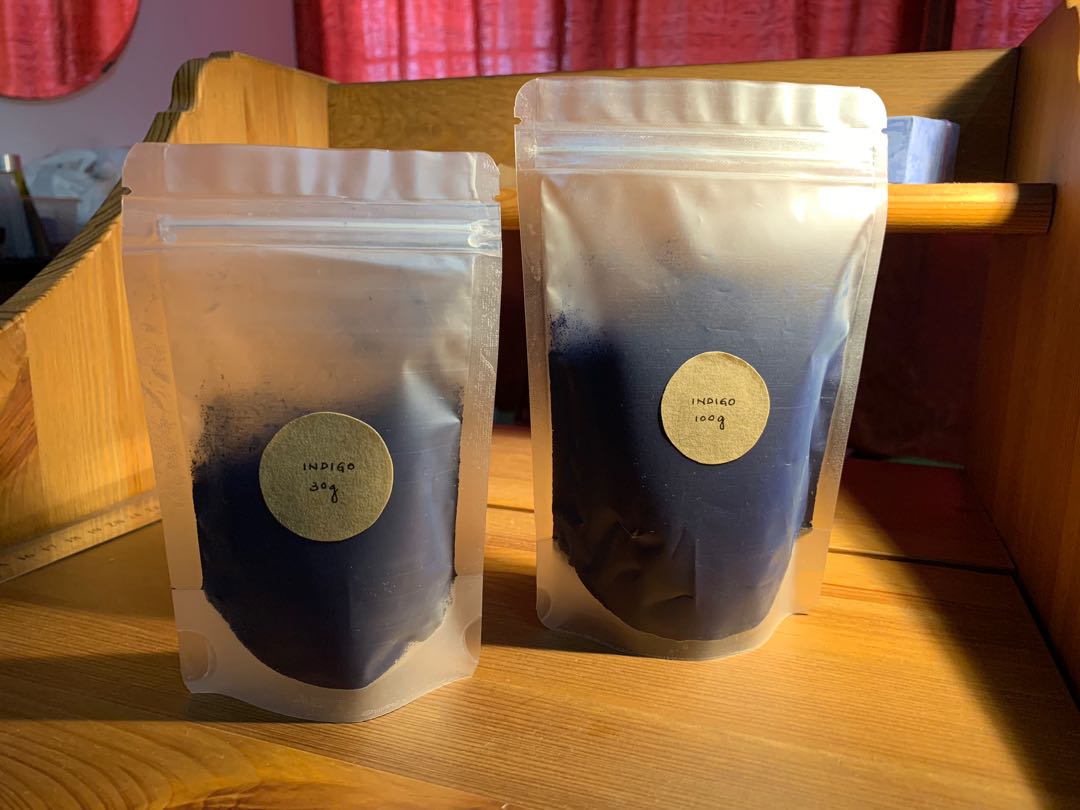 Indigo extract for natural dyeing (30g/ 100g), Hobbies & Toys ...