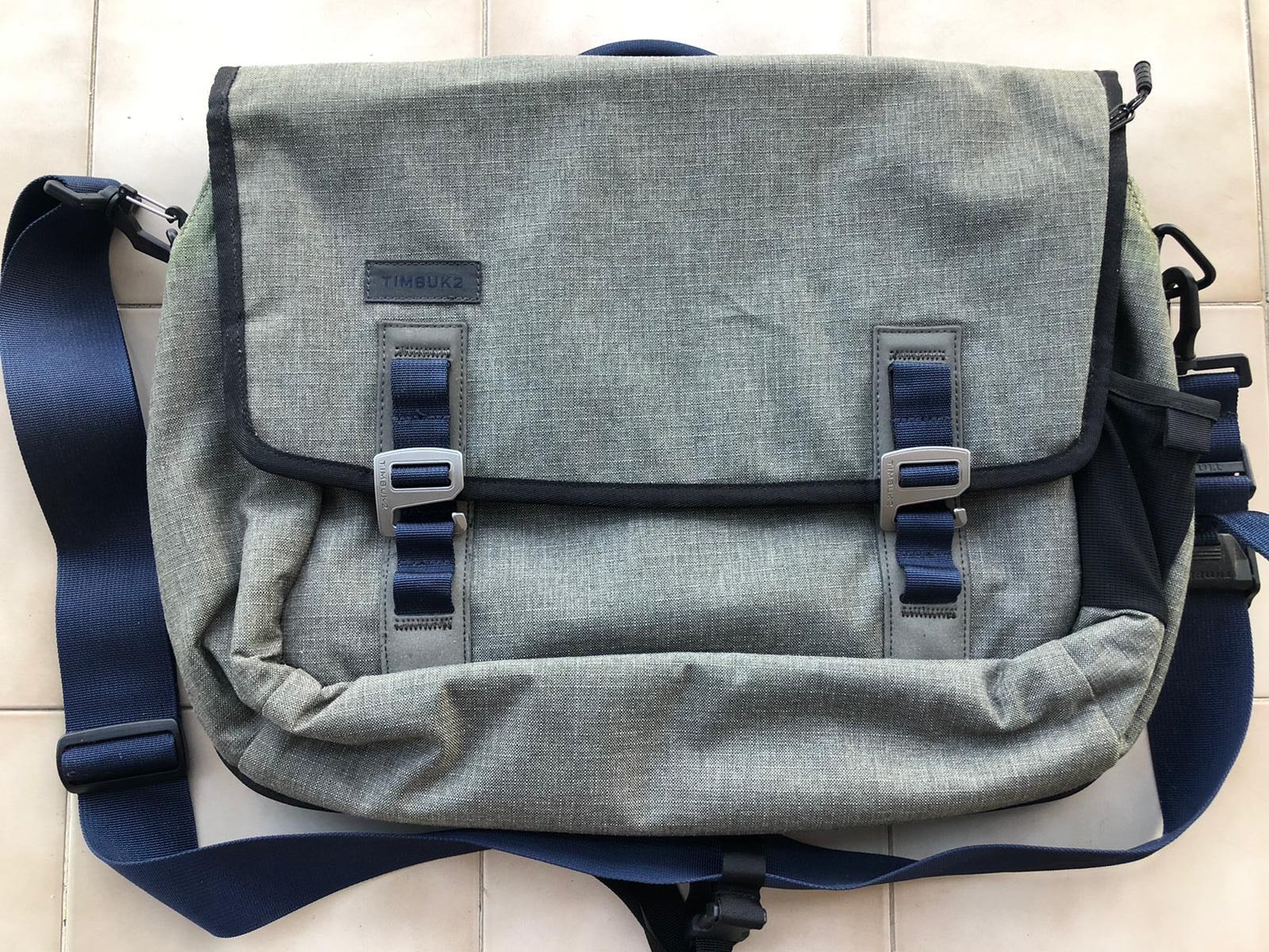 Timbuk2 Command Messenger Bag, Men's Fashion, Bags, Sling Bags on Carousell