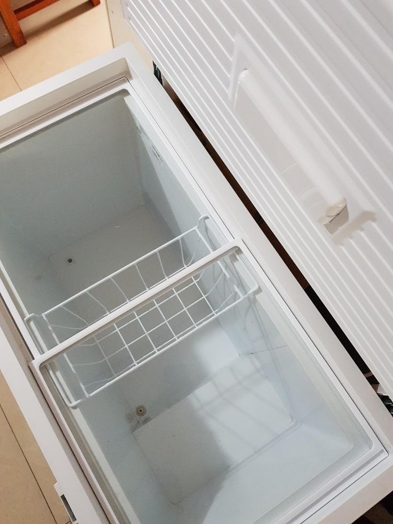 Whirlpool Chiller and freezer WHM80D6, TV & Home Appliances, Kitchen ...