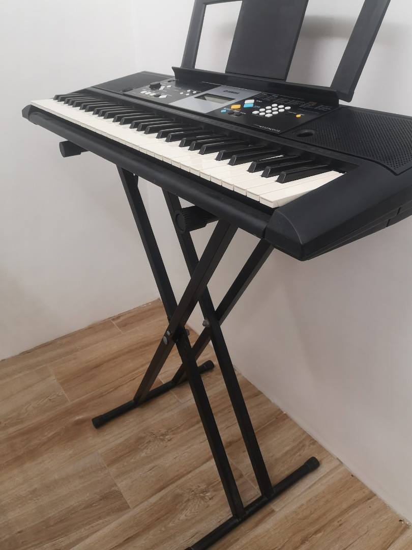 Yamaha PSR-E223 Entry Level Portable Keyboard w/ stand, Hobbies & Toys ...