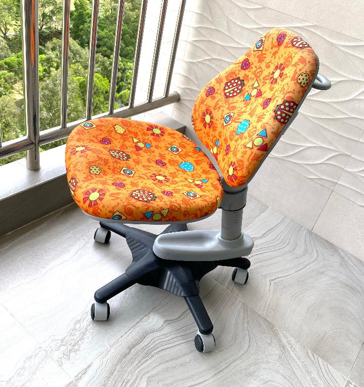 COMF-PRO Children Chair 人體工學兒童書桌椅, 兒童＆孕婦用品, 兒童傢具, 兒童傢具 - 桌子及椅子 - Carousell