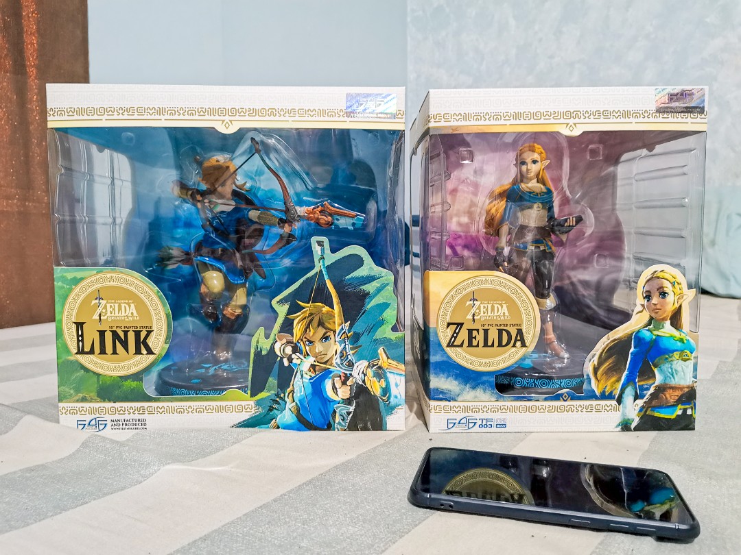 First 4 Figures F4F Legend of Zelda Breath of the Wild Link and Zelda ...