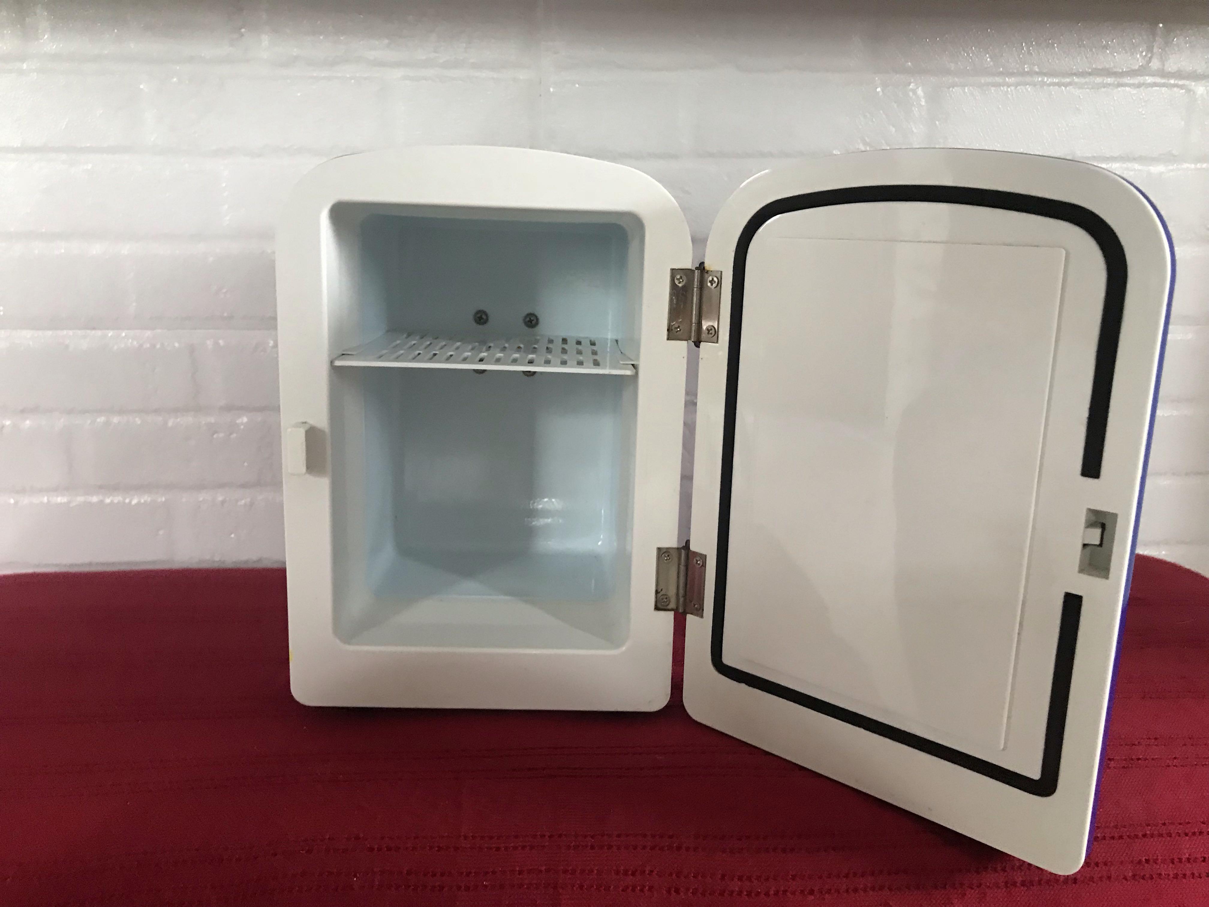 Nestle Crunch Mini Cooler Refrigerator, TV & Home Appliances, Kitchen ...