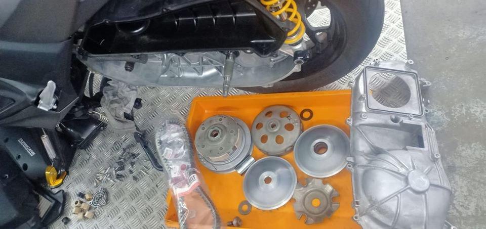 Xmax 300 *Roller, Belting and U-clip set *ENI 10w-40 + Gear Oil + Oil ...