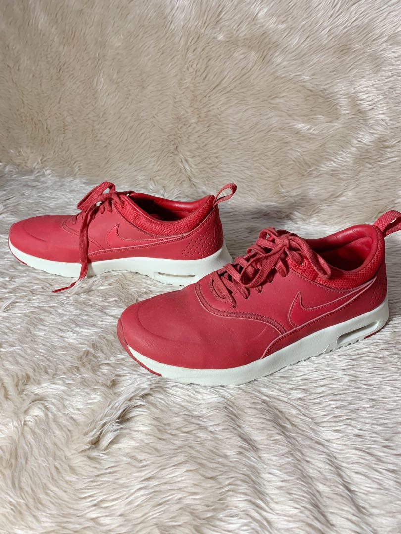 Nike Red Shoes, Women's Fashion, Footwear, Sneakers on Carousell