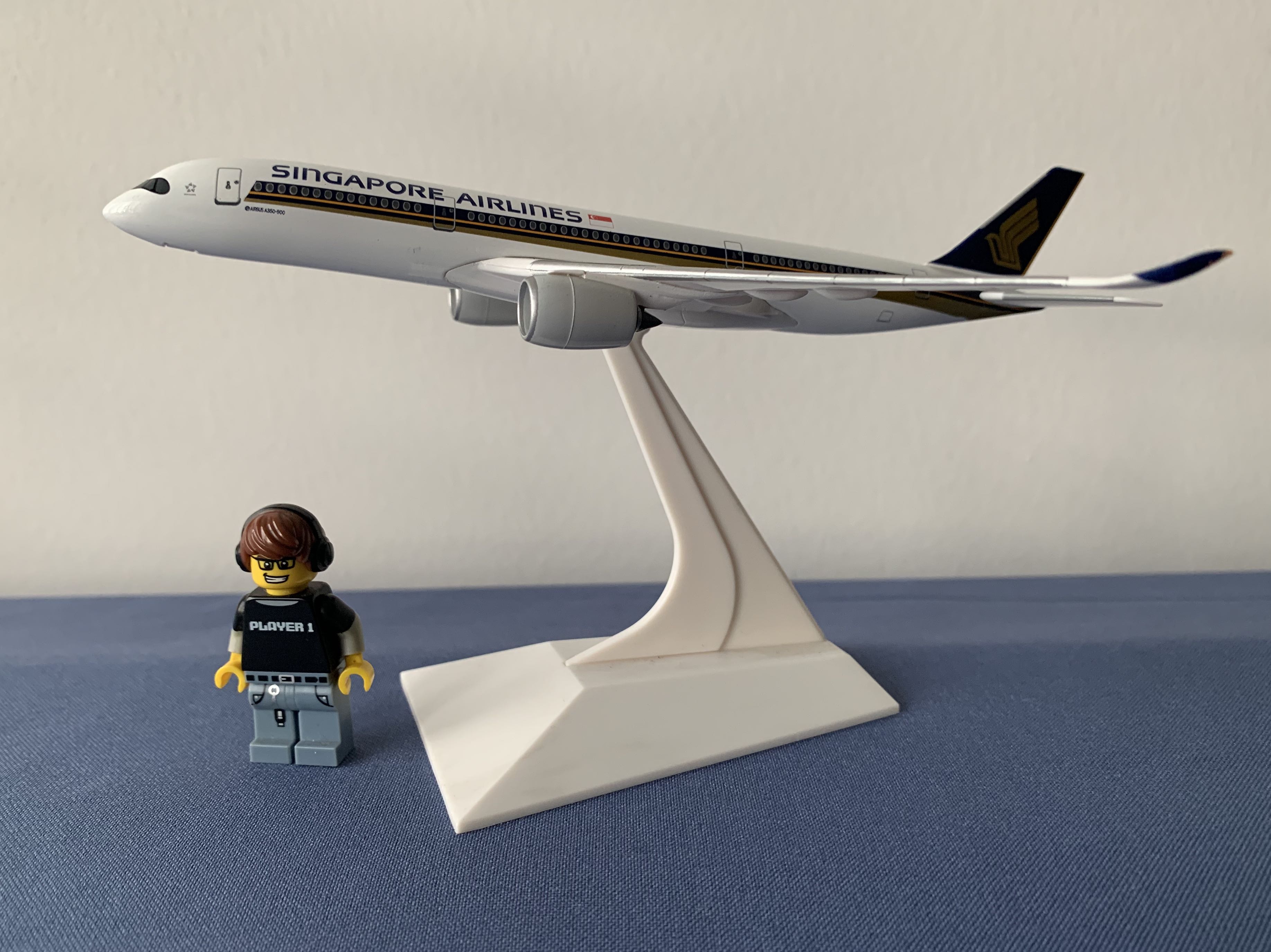 SIA die-cast A350-900 model airplane, Hobbies & Toys, Toys & Games on ...