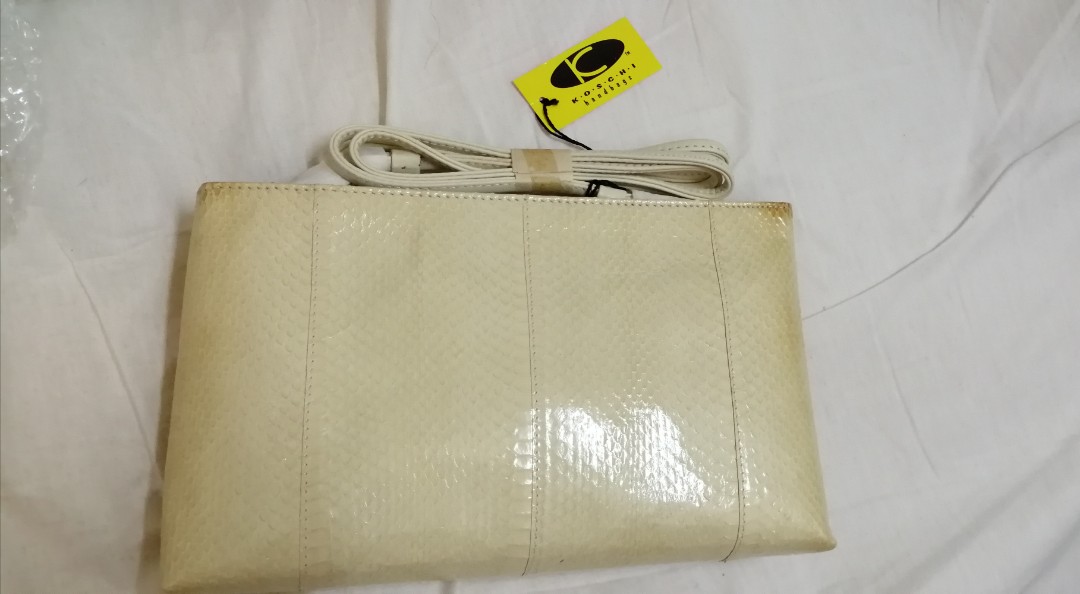 Vintage Koschi crossbag Bone colour, 名牌, 手袋及銀包 - Carousell