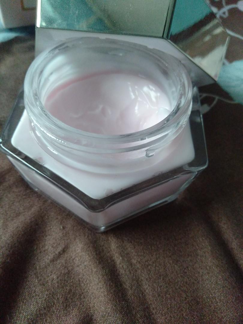 Bombshell breast and booty cream, Health & Beauty, Bath & Body on Carousell