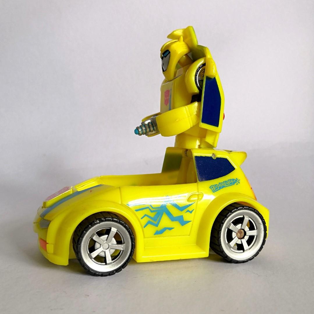 Hasbro 2007 Transformer Animated Autobot Bumblebee Talking 5.5 Inch ...