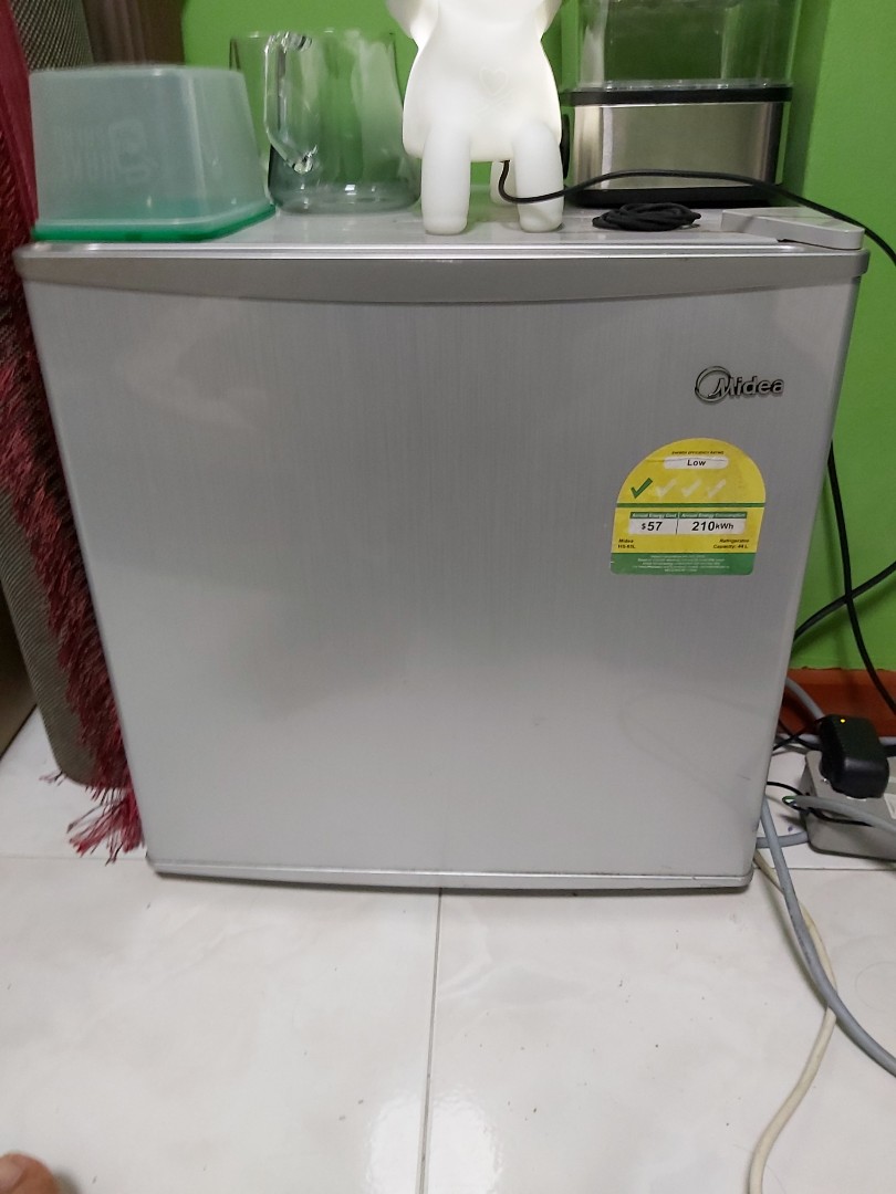 Midea mini fridge 44L, TV & Home Appliances, Kitchen Appliances ...