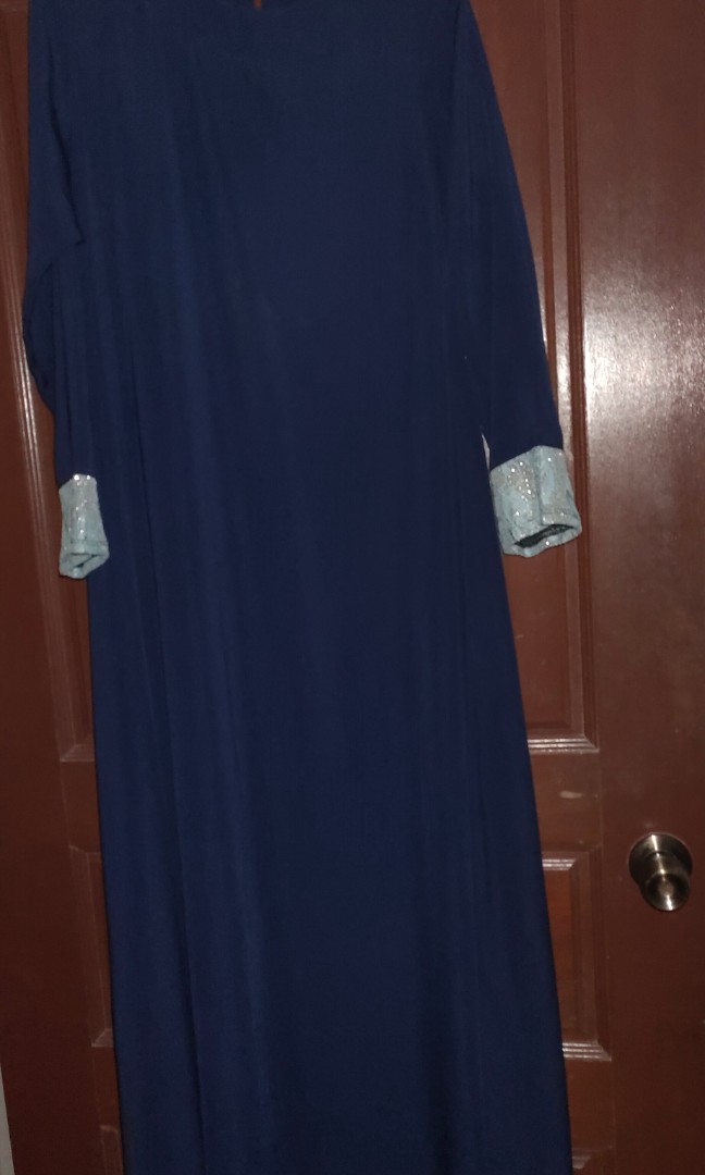 Navy blue Jubah, Women's Fashion, Muslimah Fashion, Kaftans & Jubahs on ...