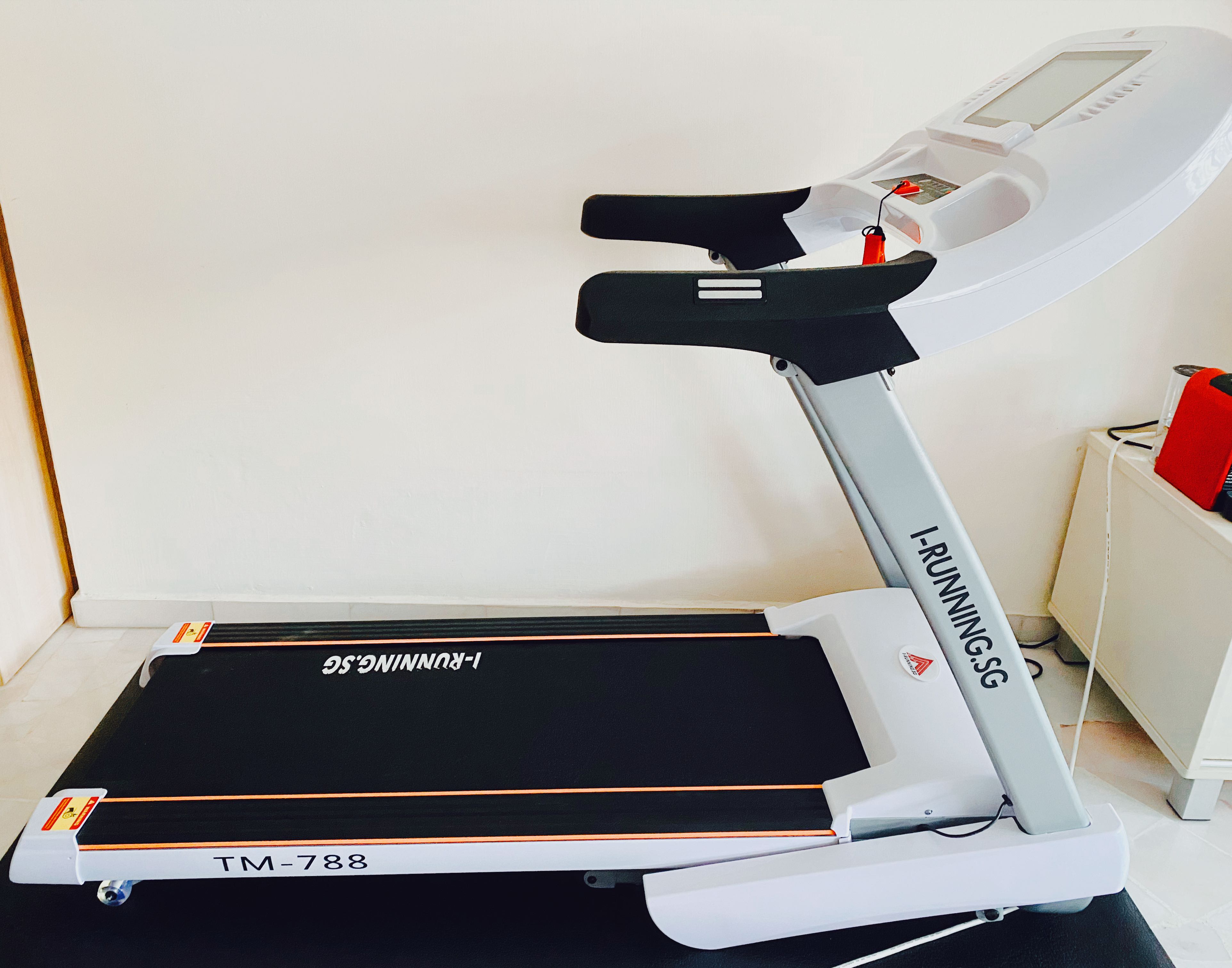 Smart digital Treadmill (foldable) , Sports Equipment, Exercise ...