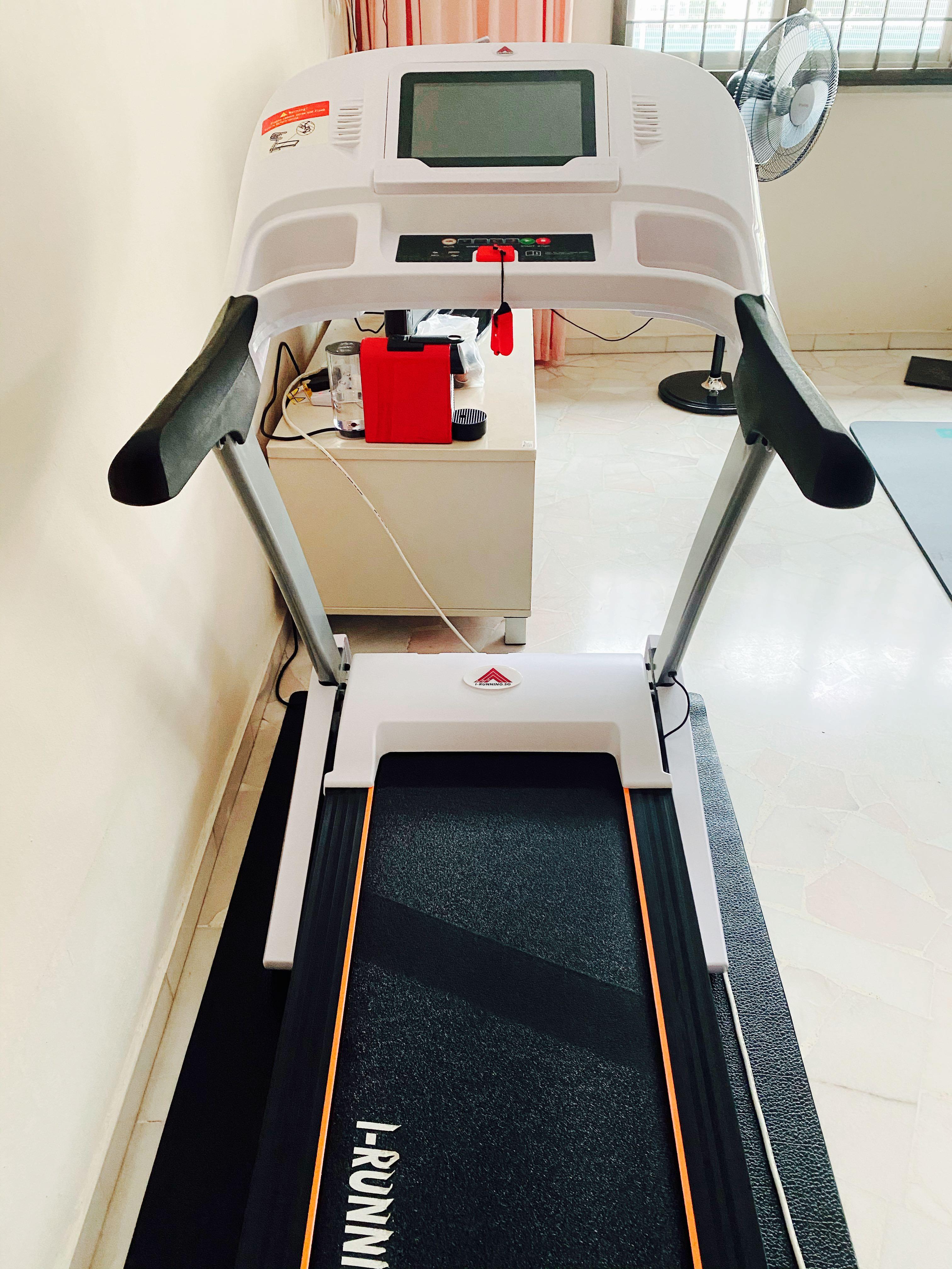 Smart digital Treadmill (foldable) , Sports Equipment, Exercise ...
