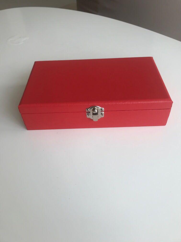 Amulet storage box for somdej Wat Rakang amulet 16 slot, Hobbies & Toys ...