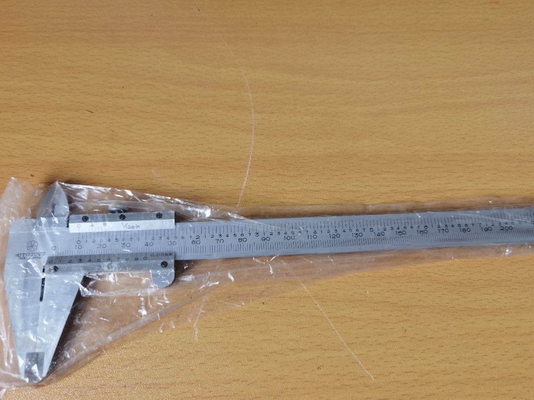 Basic vernier caliper 0-200mm, Furniture & Home Living, Home ...