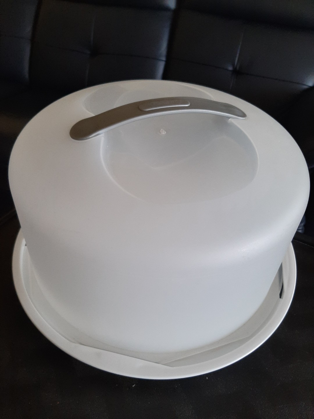 Curver cake box, Furniture & Home Living, Kitchenware & Tableware, Food ...