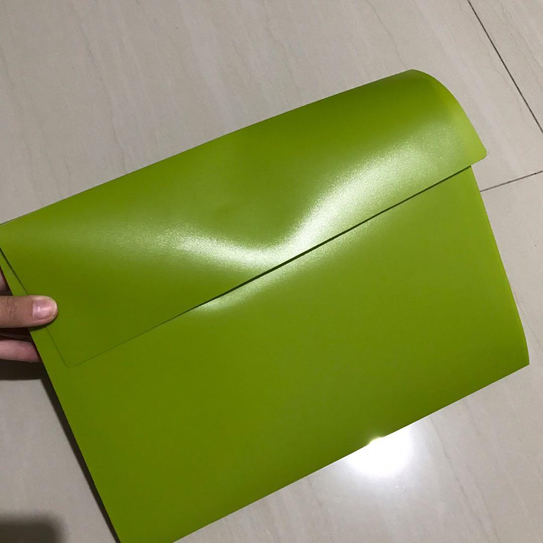 Map file buku kertas, Buku & Alat Tulis, Buku di Carousell