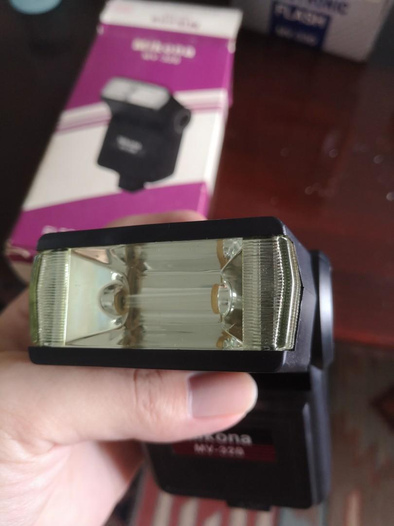 Mikona MV-328 Electronic Flash, Photography, Cameras on Carousell