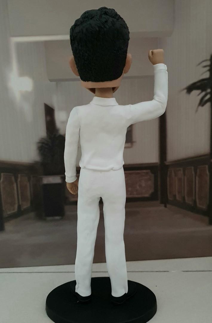 Mr. Lee Kuan Yew STATUE for sale !! Height 26 cm Father's day Mother's ...