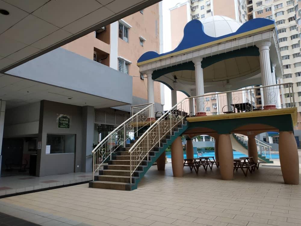 RHYTHM AVENUE Condo USJ 19 mall walking distance to Wawasan LRT Station ...