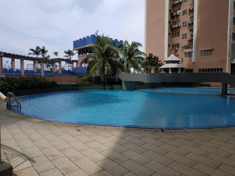 RHYTHM AVENUE Condo USJ 19 mall walking distance to Wawasan LRT Station ...