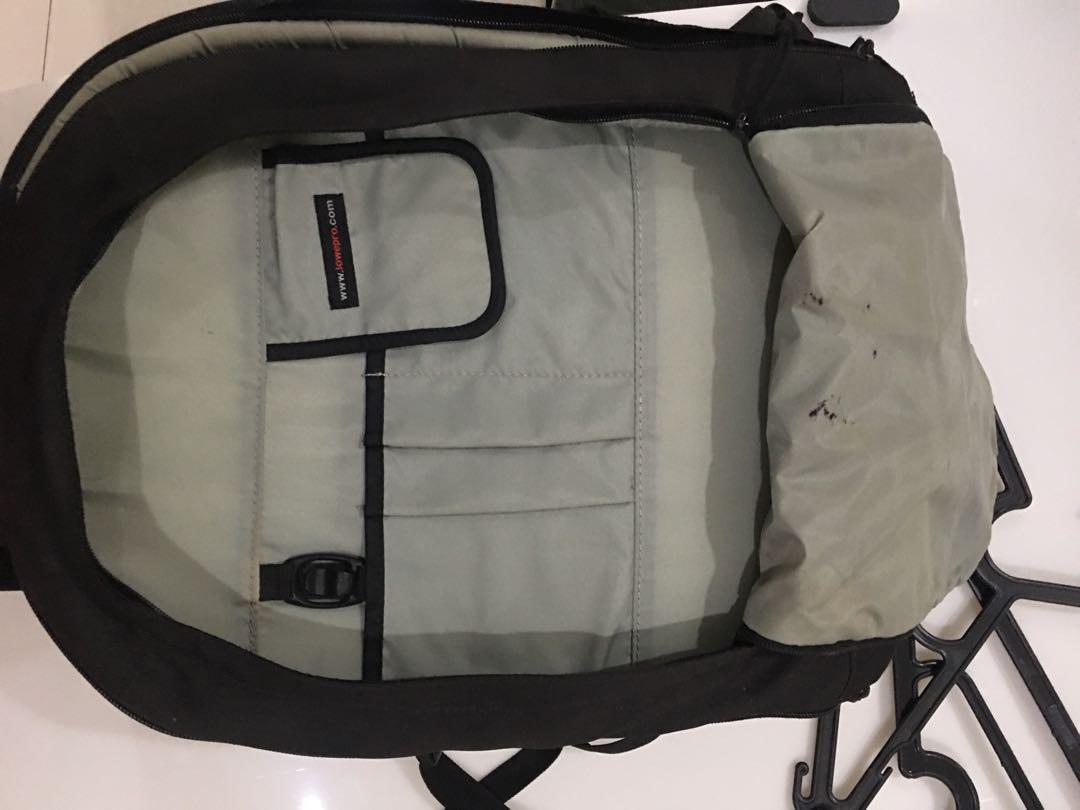 Tas Lowerpro Runner 300 AW, Fotografi di Carousell