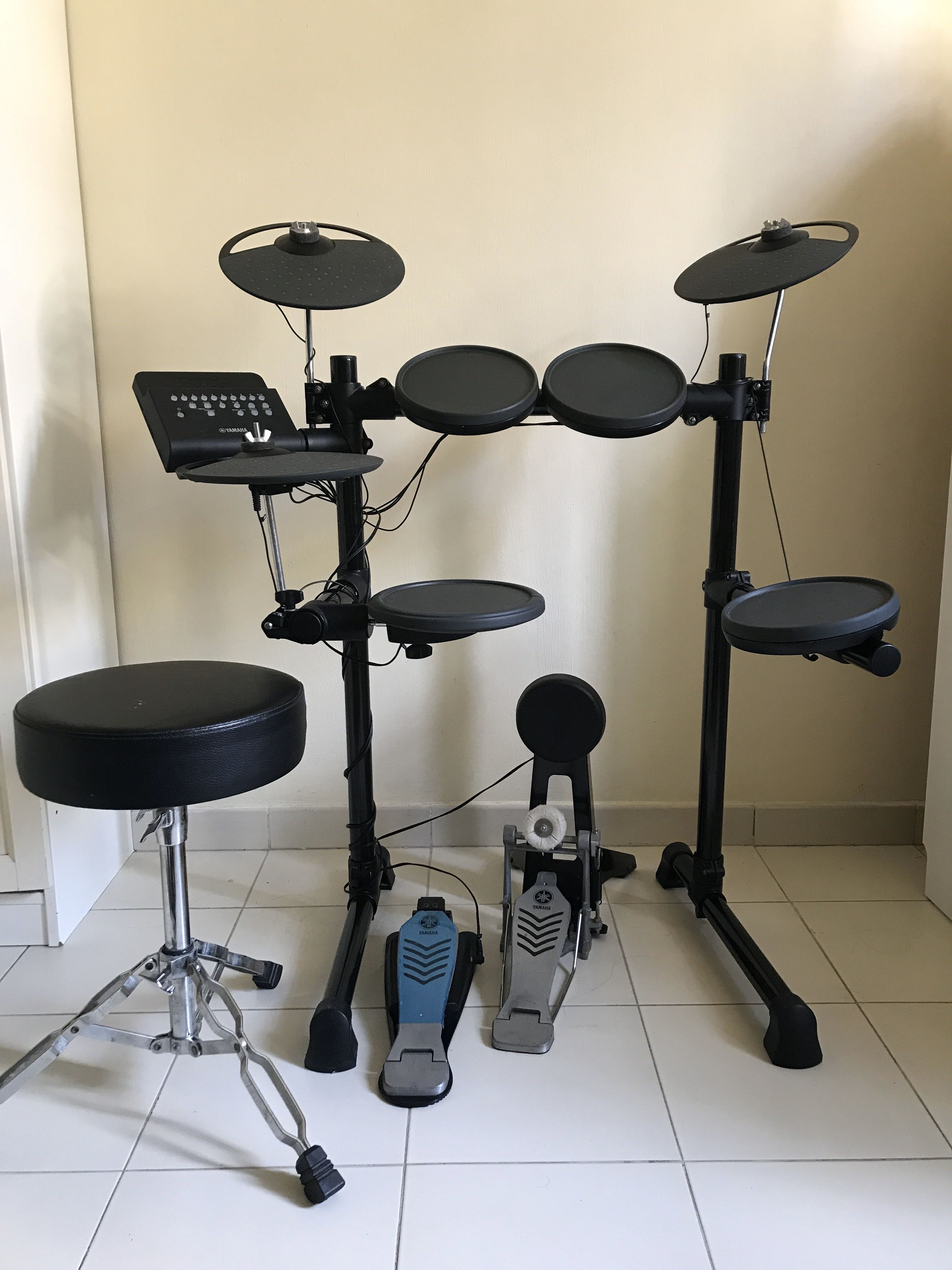 Yamaha dtx450k Drum Set, Hobbies & Toys, Music & Media, Musical ...