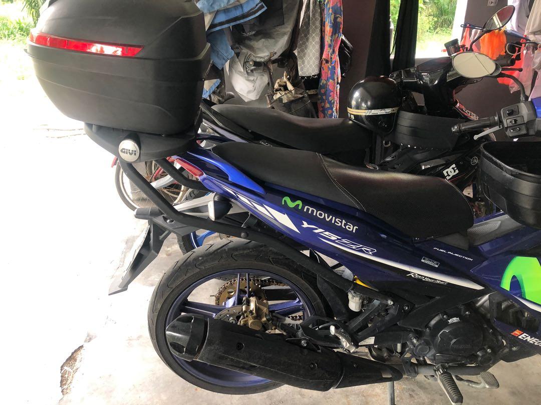 Yamaha Y15ZR Givi box + rack complete set, Motorbikes on Carousell