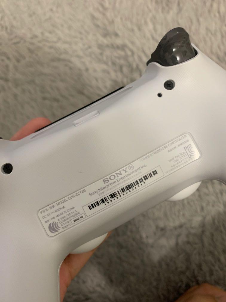 Stick ps 4 wireless controller (white), Elektronik, Lainnya di Carousell