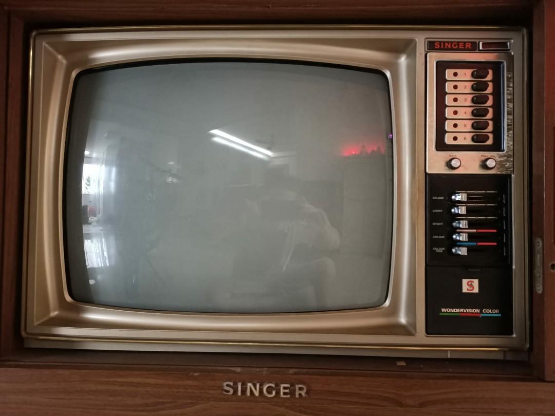 Vintage SINGER Television Model 78C51, Furniture & Home Living ...