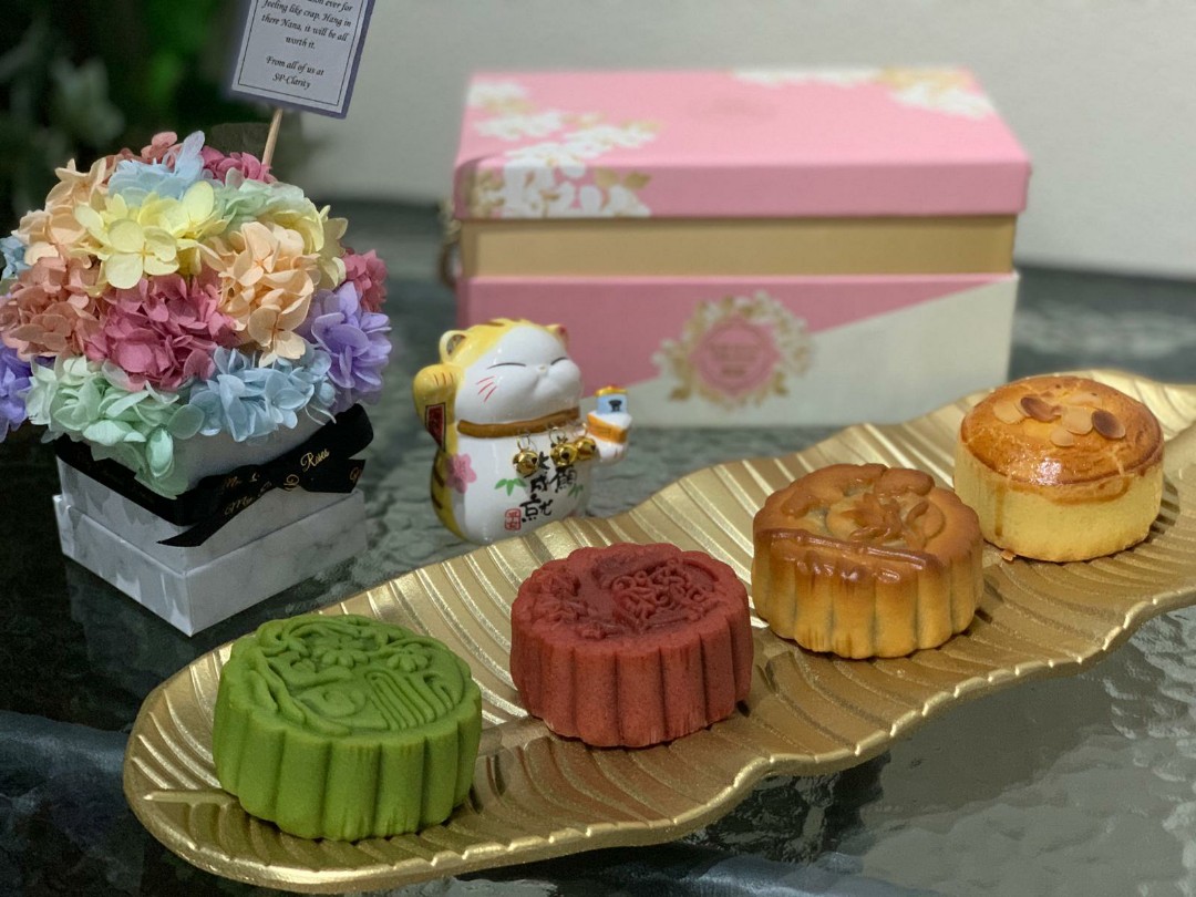 Halal mooncakes, Food & Drinks, Homemade Bakes on Carousell