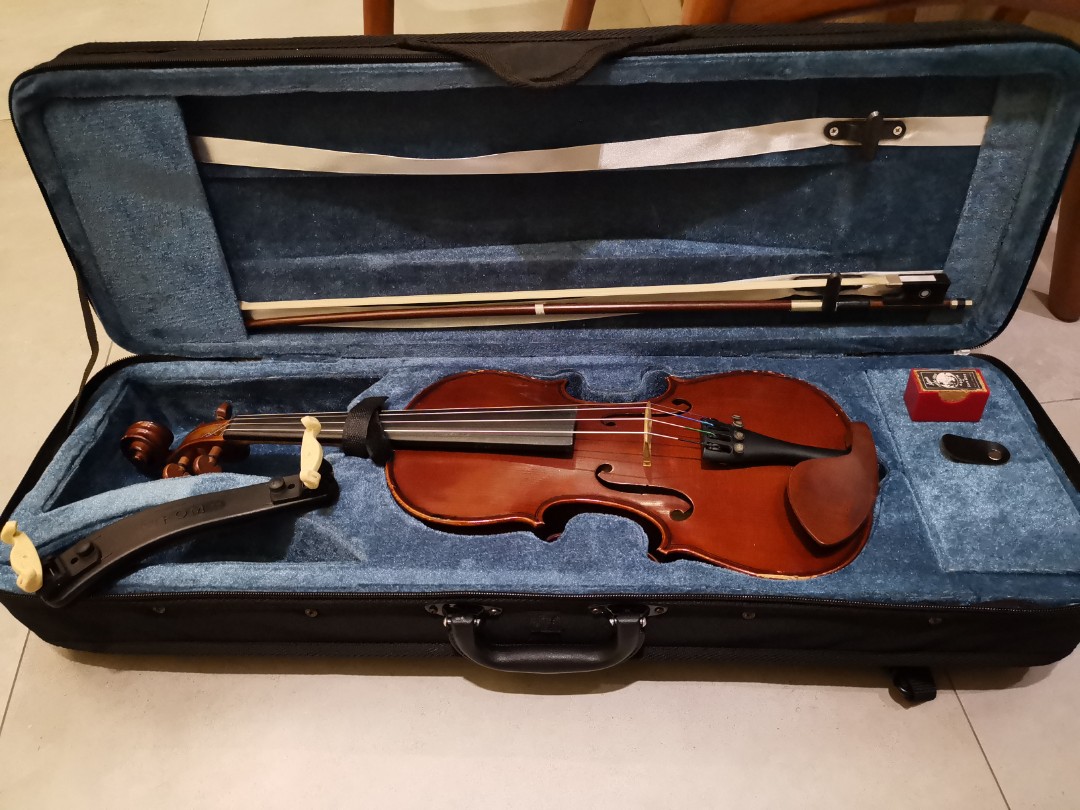 Synwin Violin 1/2, Hobbies & Toys, Music & Media, Musical Instruments ...