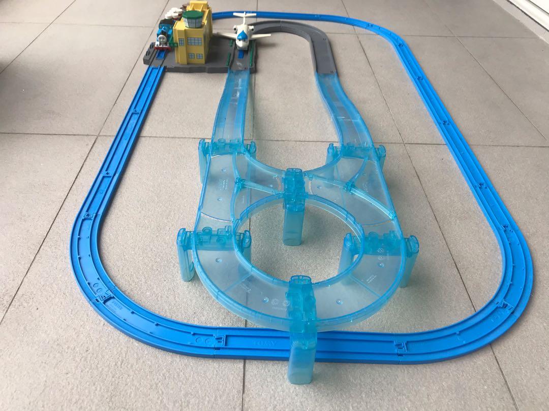 Takara Tomy Thomas and Jeremy Airport Set - motorized Jeremy ...