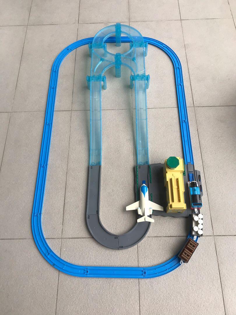 Takara Tomy Thomas and Jeremy Airport Set - motorized Jeremy ...