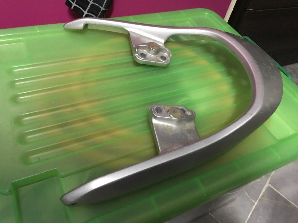 wave 125 original grab rail, Motorbikes on Carousell